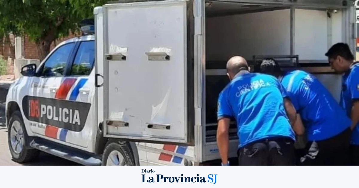 Conmoción en Valle Fértil: hachaba un árbol, se desplomó y murió ...
