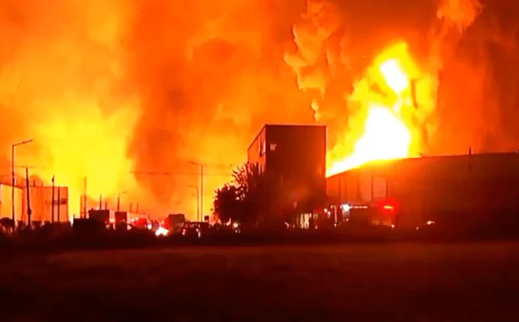 Desastre por explosión en Ezeiza: hay 10 industrias afectadas | Diario ...